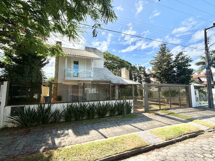 Linda Casa Grande! Com Piscina! - Florianópolis