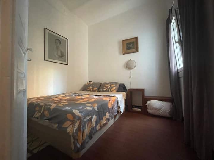 Private Bedroom/bathroom/kitchen/entrance In Apt - Barcelona