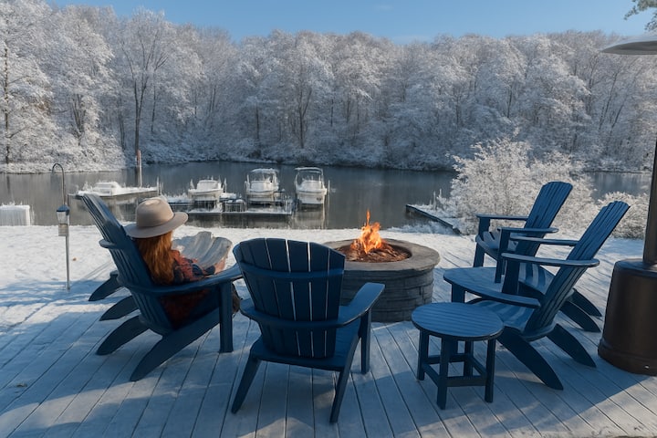 Luxury Getaway- Fire Pit, Hot Tub, Waterfront - Pasadena, MD