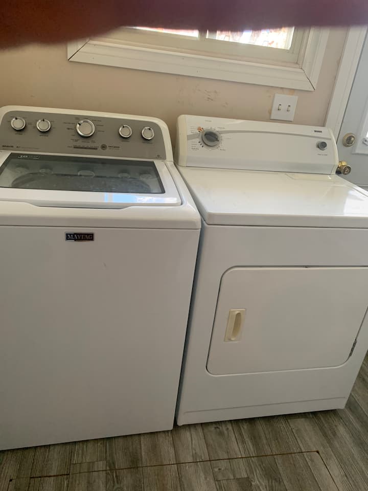Tight Budget Room, Shared Bathroom - Estevan