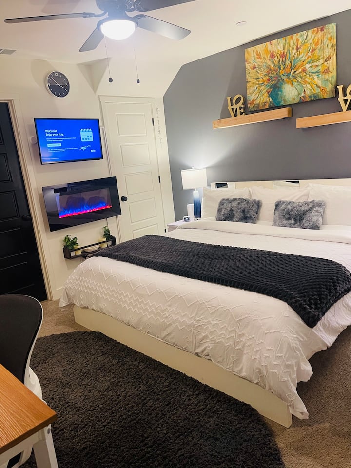 Cozy Boho-style Private Guest Suite - Bakersfield, CA