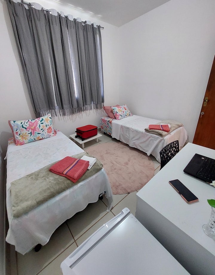 Quarto 02 Aconchegante Em Betim. - Betim