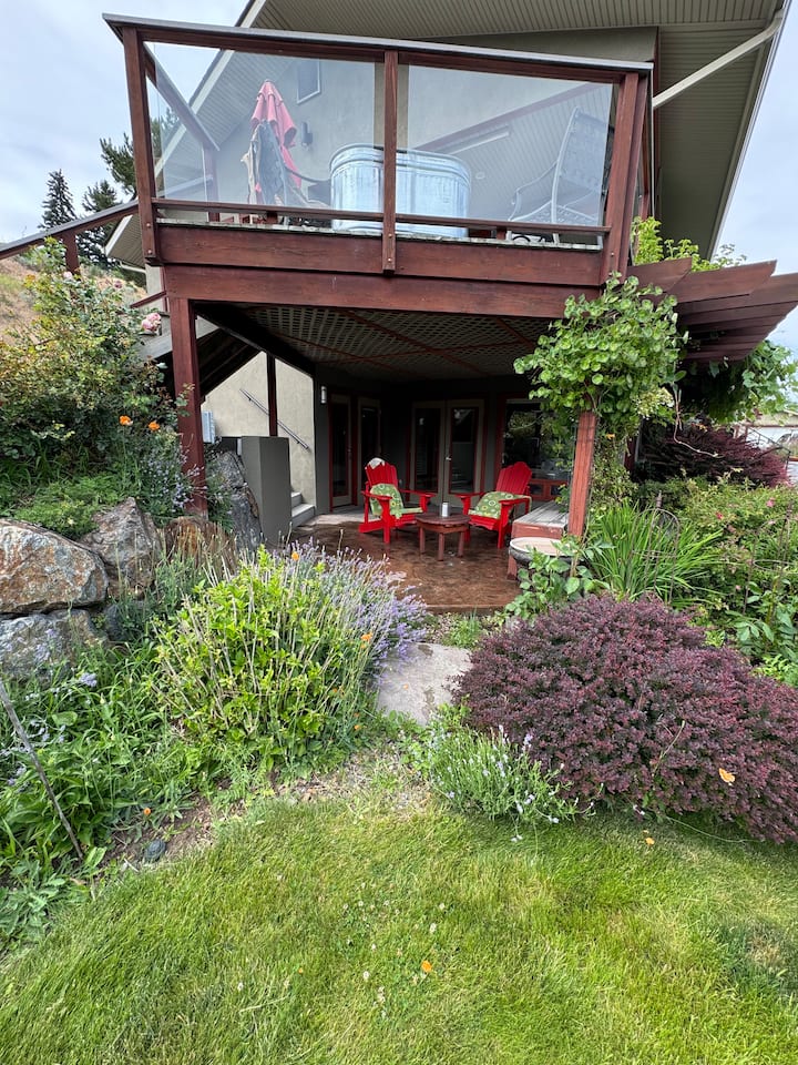 Juno Block Vines Guest Suite - Summerland