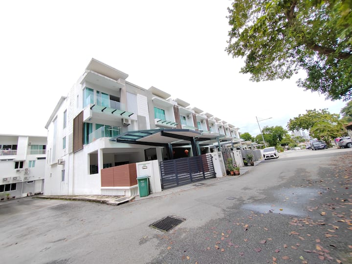 Ghee Hiang No.38 三层楼度假屋 - Penang