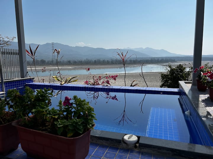 Ganga View | Rooftop Jacuzzi & Lift | 4br Villa - Rishikesh