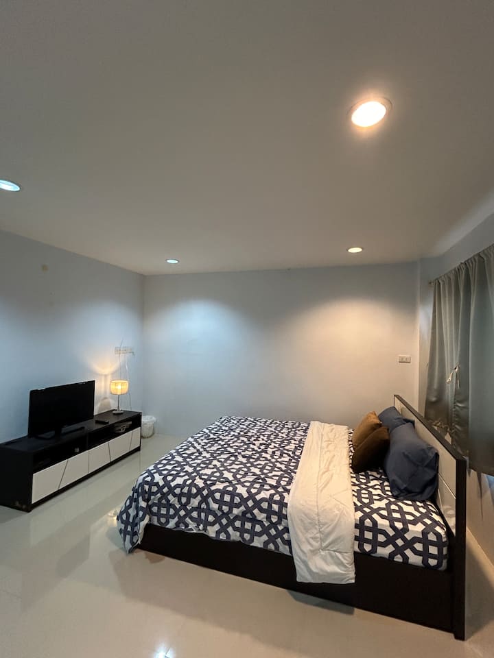 บ้านสี่ใบเถาว์ - Rayong