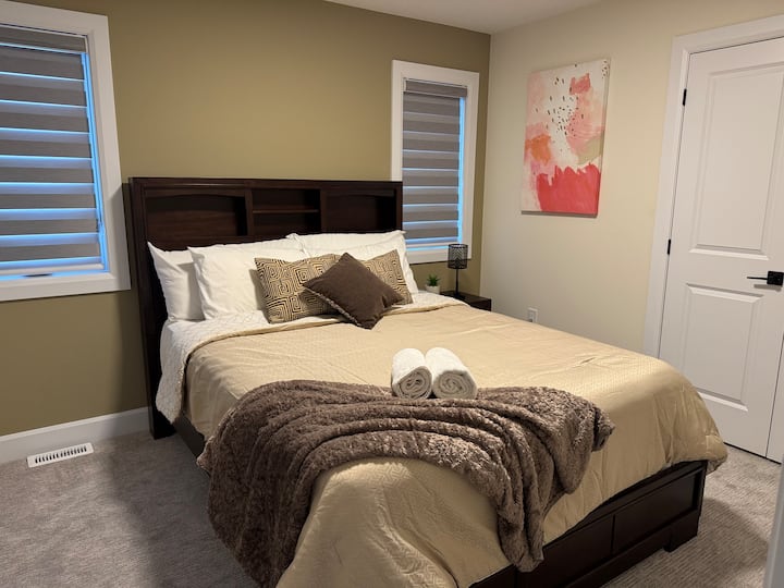 2 Bedrooms Modern Fully Furnished Stylish - London