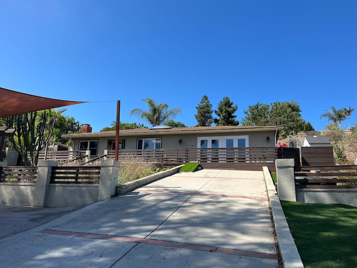 Leucadia Coastal House & Family 30+ - Encinitas, CA
