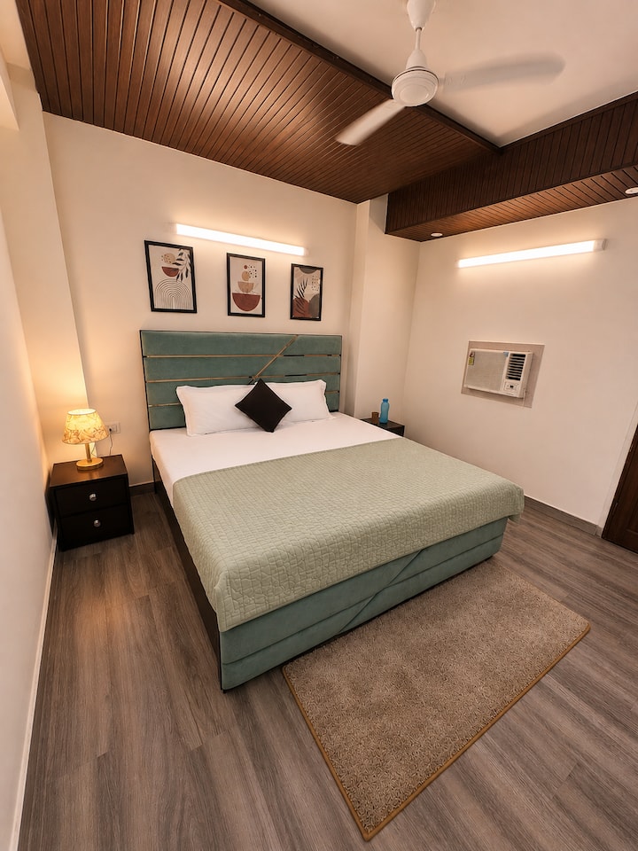 Cozy Stay | Dlf Phase 1 | Golf Course Road - Gurgaon