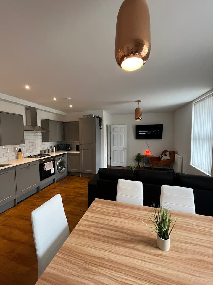 Nurturing, New Apartment- Penny Lane. Wifi - Liverpool, UK