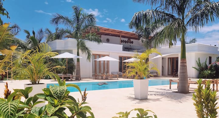 Villa With Large Private Pool/roof Terrace/garden - Diani Beach