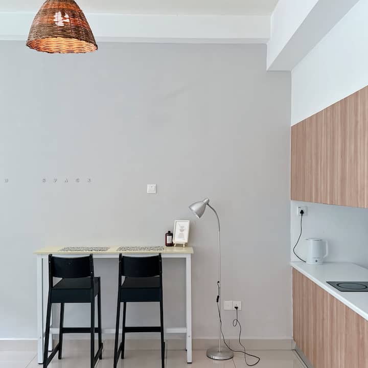 19 - Cozy Muji Home [Wifi /Netflix] @ Mount Austin - Johor Bahru