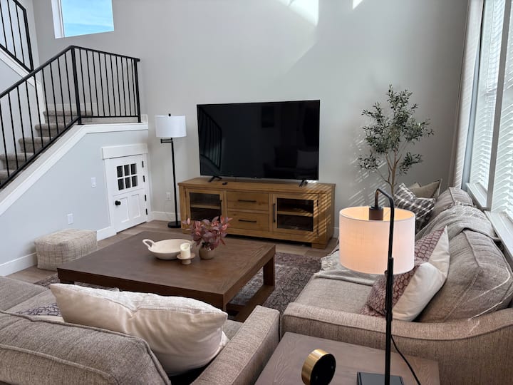 National Park Launching Pad - Tesla Charger - Cedar City, UT