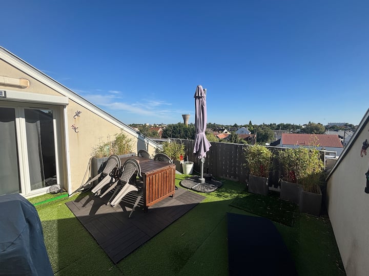 Beau F2 Climatisé Avec Terrasse Proche Tram - Orléans