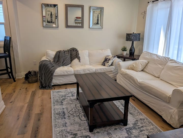 Cottage In The City - Hamilton