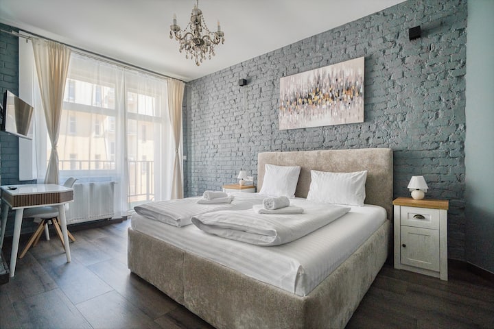 Karlovy Cute Inn: 1br Apartment With Balcony - Karlove Vary