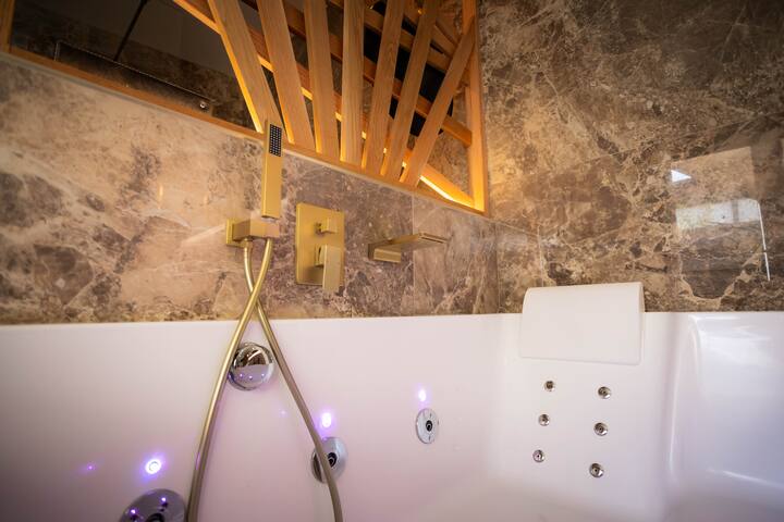 La Chambre Des Jardins Secrets - Apparts Spa Dijon - Dijon