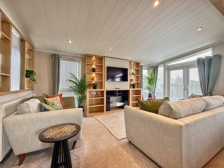 Beautiful Lodge, Mersea Island - West Mersea