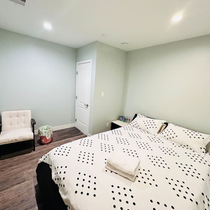 Nice Queen Room /Close Downtown La/share Bathroom - Alhambra, CA