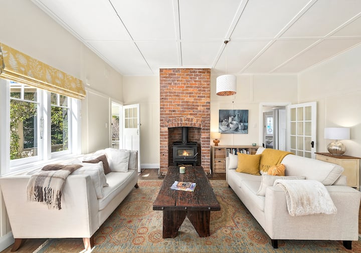 Country Cottage Charm - Alpine
