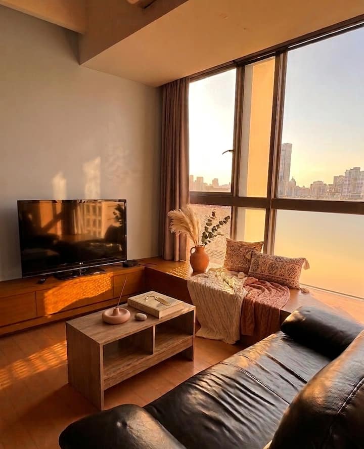 Golden Hour Loft | High Ceiling Duplex - Taipei