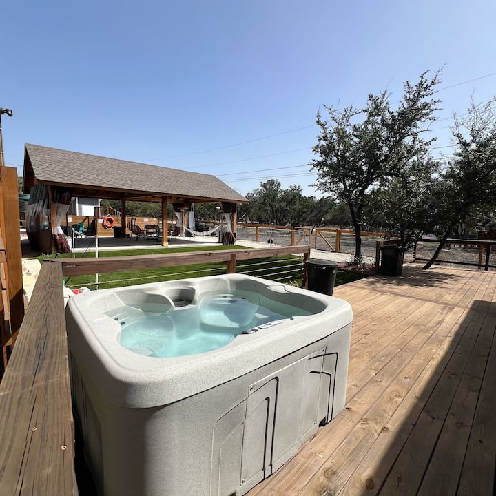 La Loma /Pool And Hot Tub Private/deer/playground - Lake Medina Highlands, TX