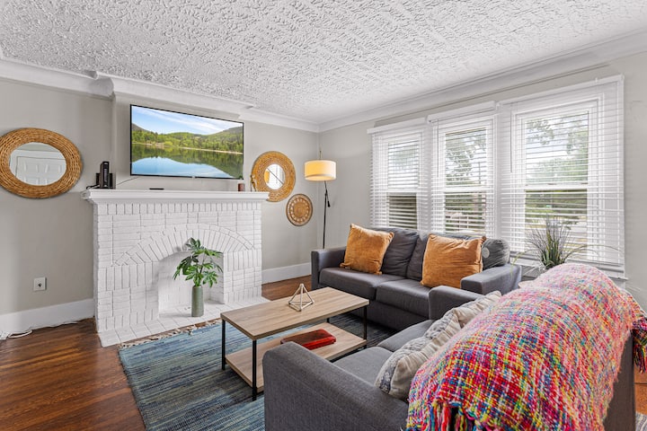 University District 2br | Near Udm + Workspaces - Detroit, MI