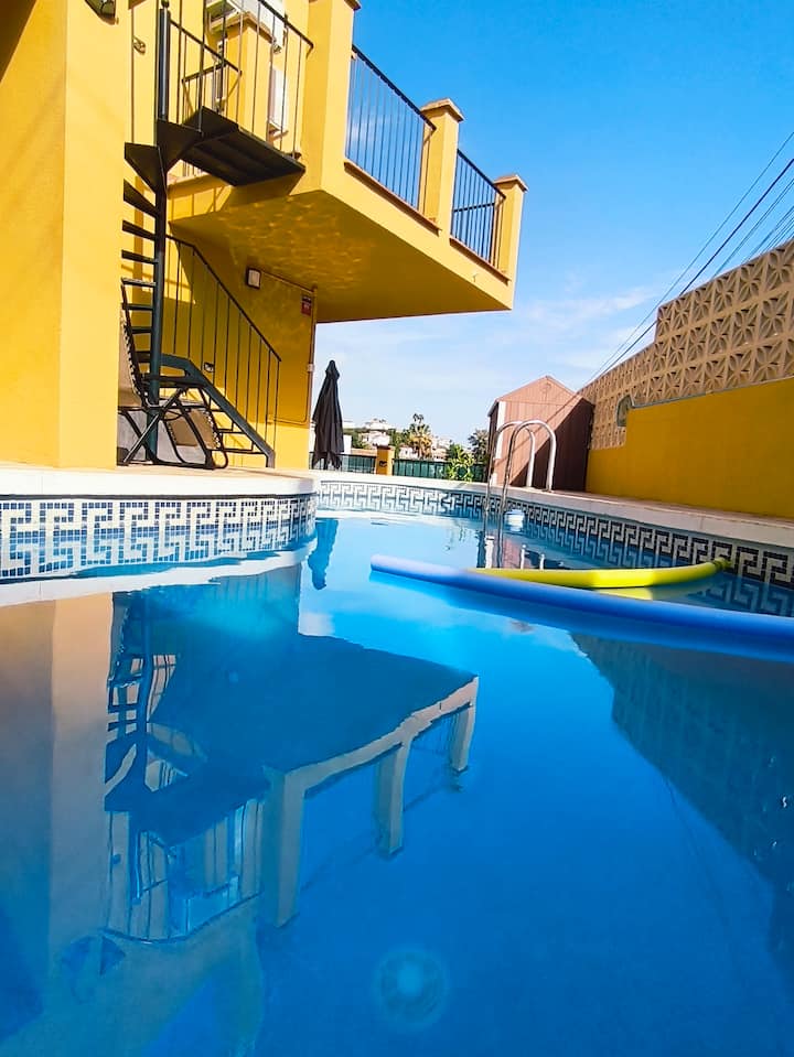 Chalet Con Piscina Vista Al Mar Y Cerca Del Mar - Mijas