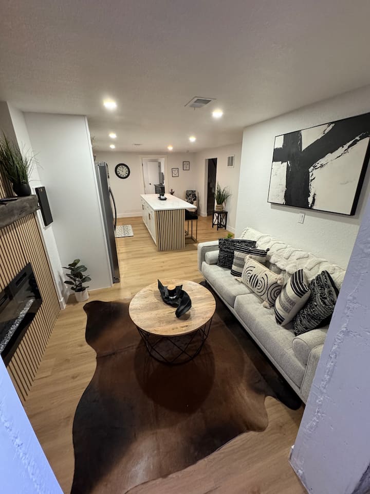 Basement Guest House - Aurora, CO