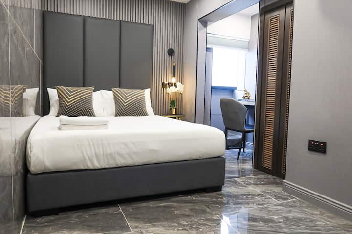 New Deluxe City 2br Apartment @ Somerset/city Area - Singapore