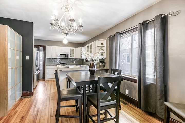 Century Two Bed Charming Home. - Grand Sudbury