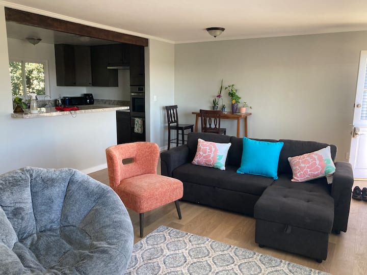 7 Minute Walk To Shoreline Park! - Montecito, CA