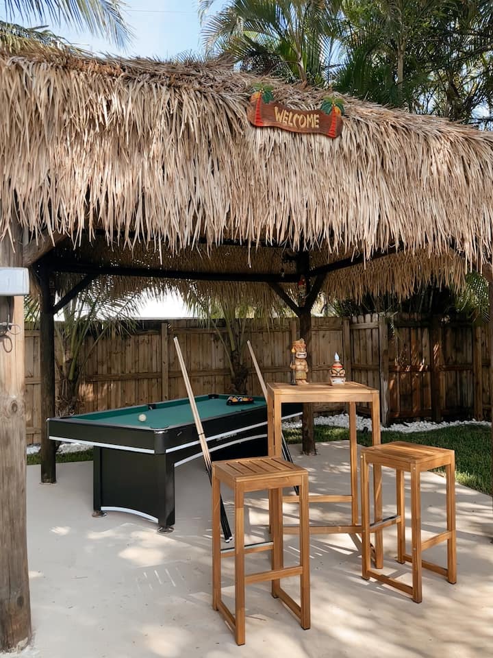 Ohana House!  Tropical Stay W/ Tiki Bar & Games - Fort Lauderdale, FL