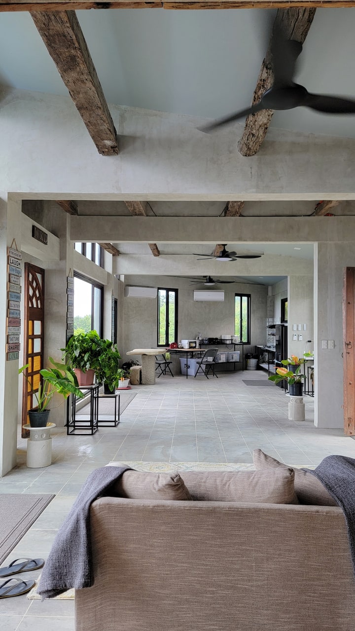 Anilao Stay | Sea View Balcony + Sunset Vibes - Tingloy