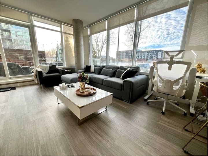 Century Park Condo Oasis | Lrt | Free Parking - Canada