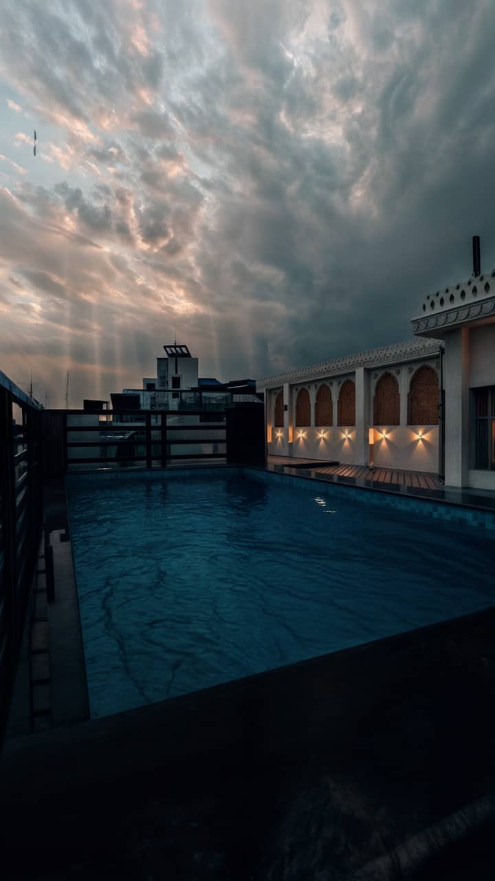 Penthouse With Rooftop Jaccuzi. - Jaipur