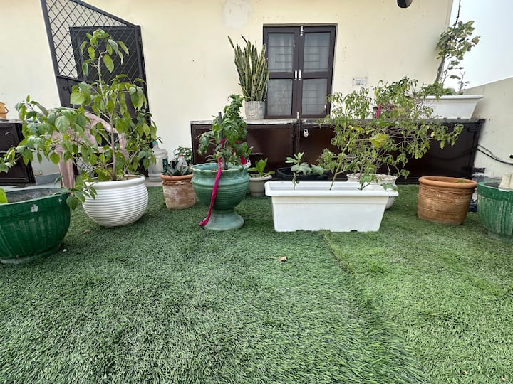 Traveller’s Nook (With Ac And Power Backup) - Delhi