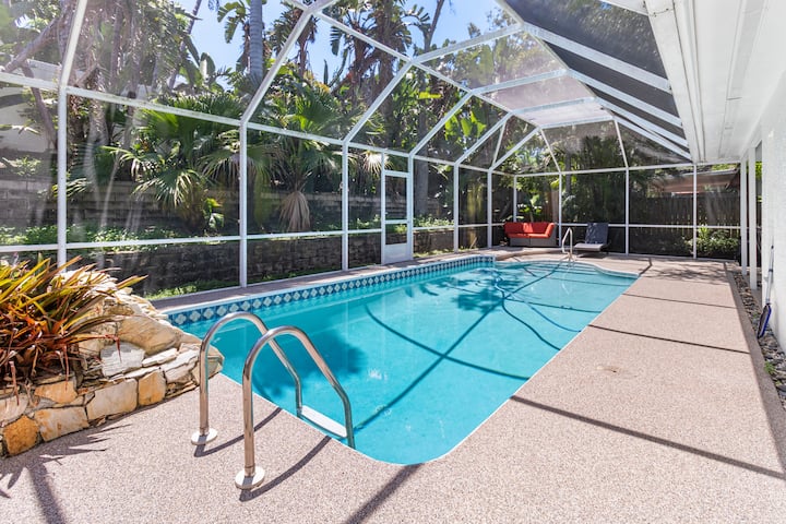 Uncle Joe's Florida Hideaway - Clearwater, FL