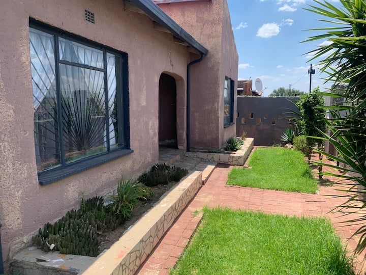 Moriti O Montle - Soweto