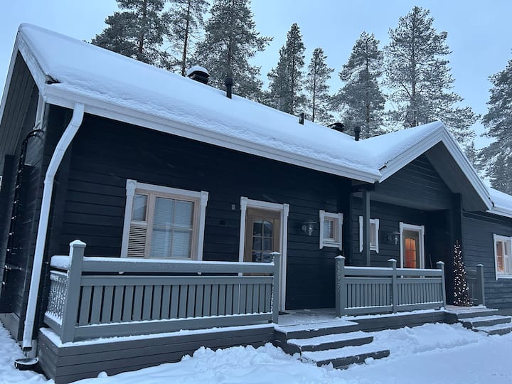 A Small Cabin Near Ski Trails And Ski Resort - Lappföld