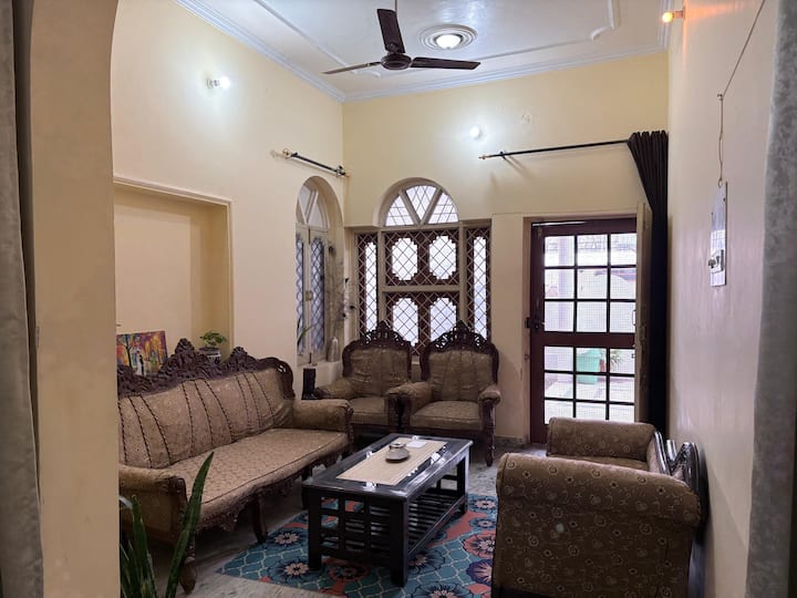 Elegant 2.5bhk, Gf, Near Kapurthala, Free Parking - Lucknow