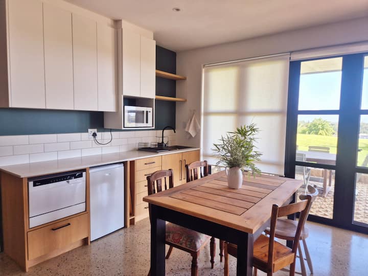 Leccino Bachelors Flat - Somerset West