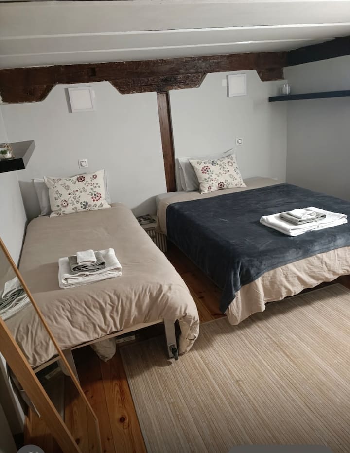 Habitación En Centro Turístico Madrid - Madrid