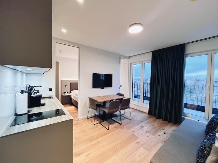 Exclusive Apartment With Kitchen On Top Floor - Munique