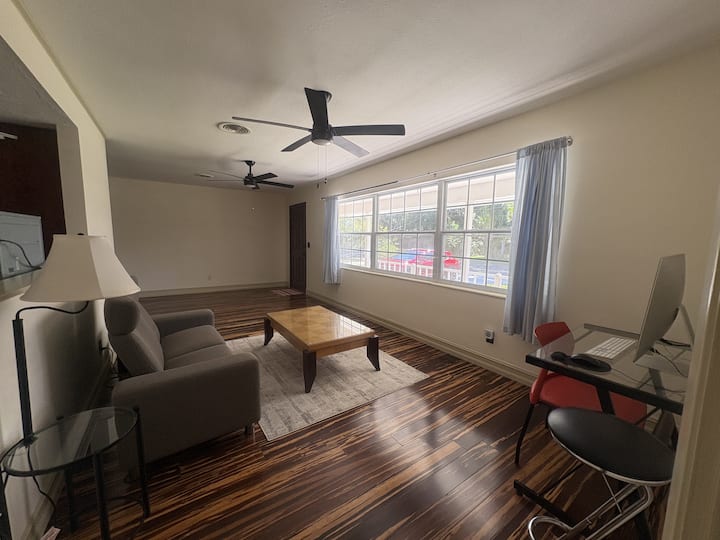 Sunny Clearwater With Privacy - Clearwater, FL