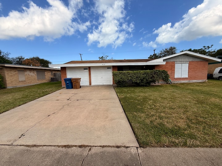 Cozy Home In Central Corpus - Corpus Christi, TX