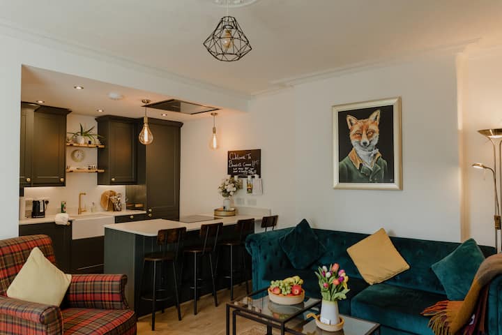 Beadles Cottage - Family Haven, Modern-town Centre - Blairgowrie