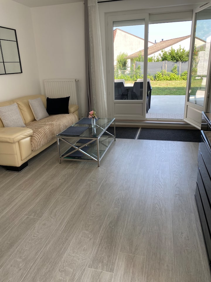 Appartement • Moissy Cramayel, Terrasse, Parking - Brie-Comte-Robert