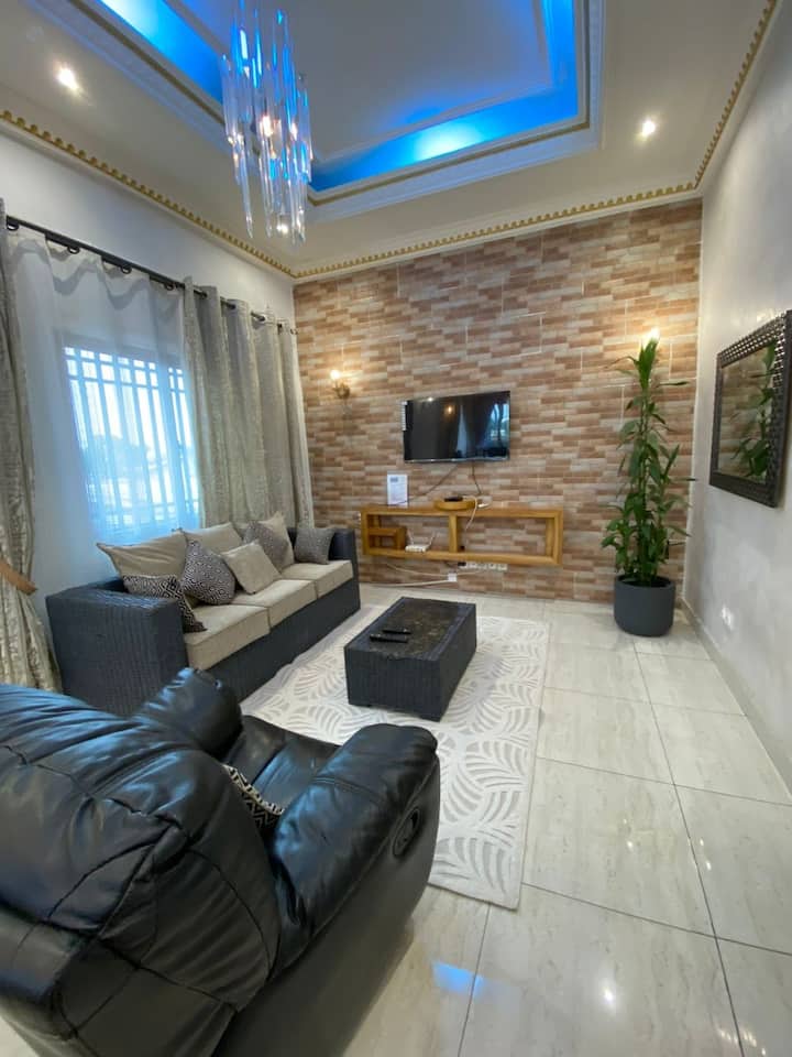 2 Ch,2 Salles De Bain, Salon, Wi-fi, Au 1er éTage - République du Congo