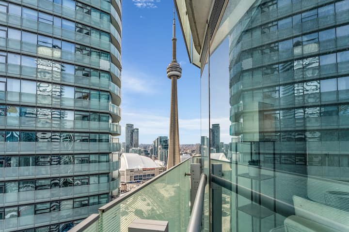 Luxe Toronto Condo & Parking, Cn Tower & Lake View - Toronto